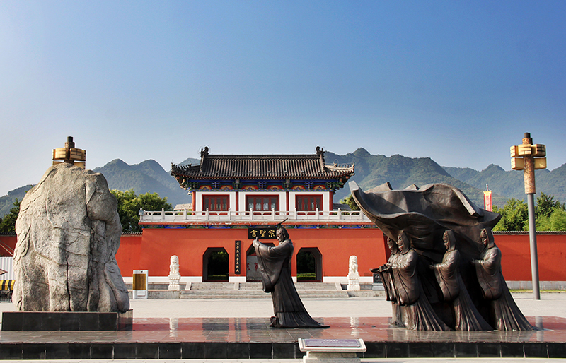 Xi'an Panda Tour: See Pandas & Experience Ancient Traditions