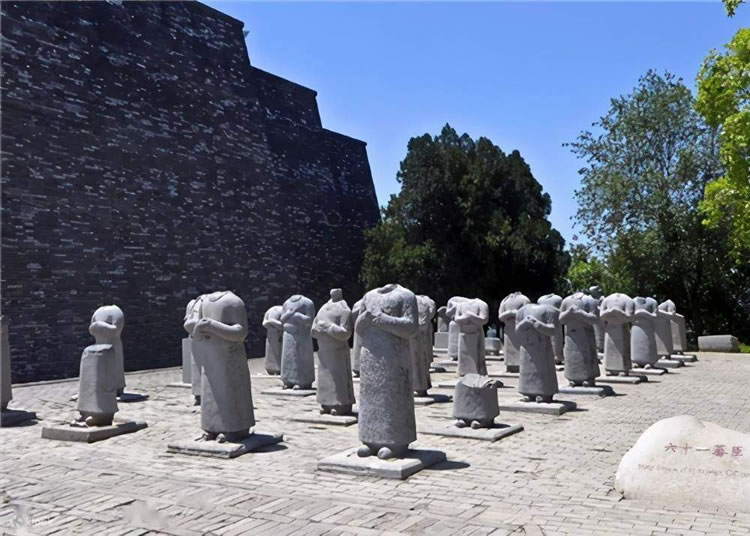 Ancient Xi'an: Qianling Mausoleum & Xianyang Museum Day Tour
