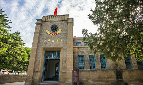 2-Day Xian Adventure Travel to Xian China Explore Hukou Waterfall